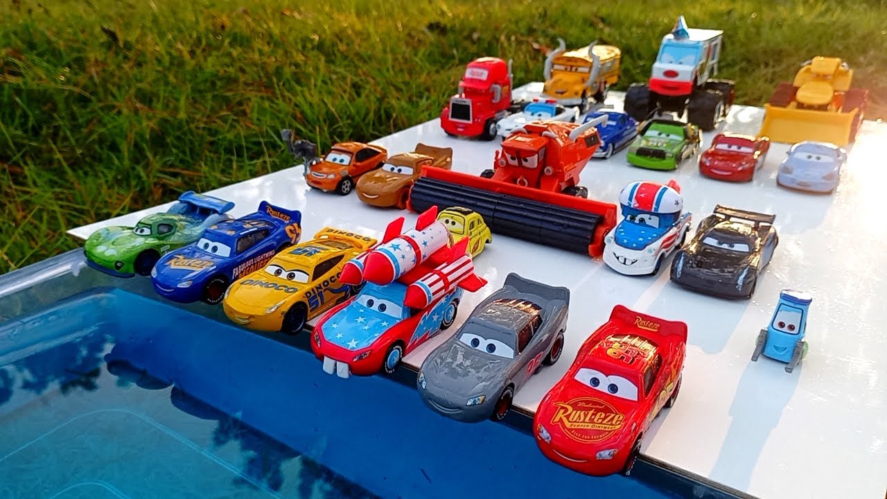 Disney Pixar Cars : Lightning Mcqueen, Jackson, Cruz, Mater, Hudson ...