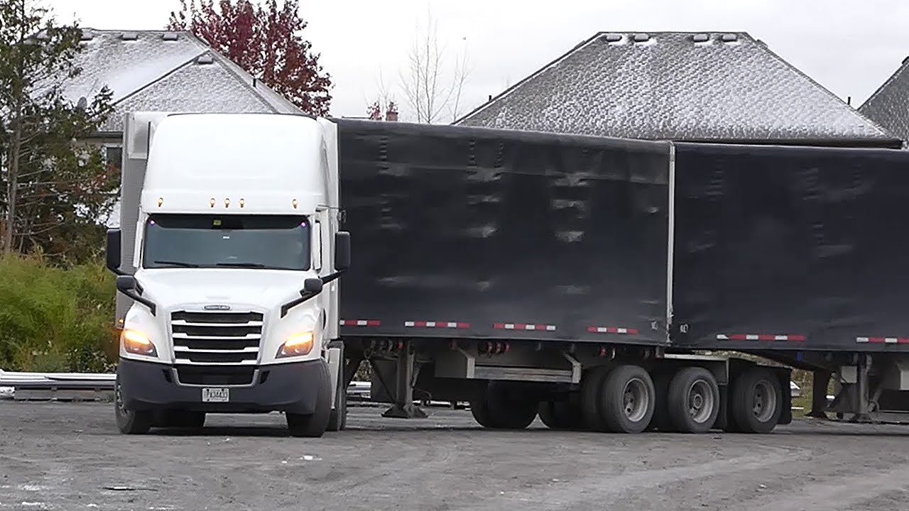 DOUBLE Trailer Big Rig Freightliner Turnaround Kenworth Wide Turn - YouTube