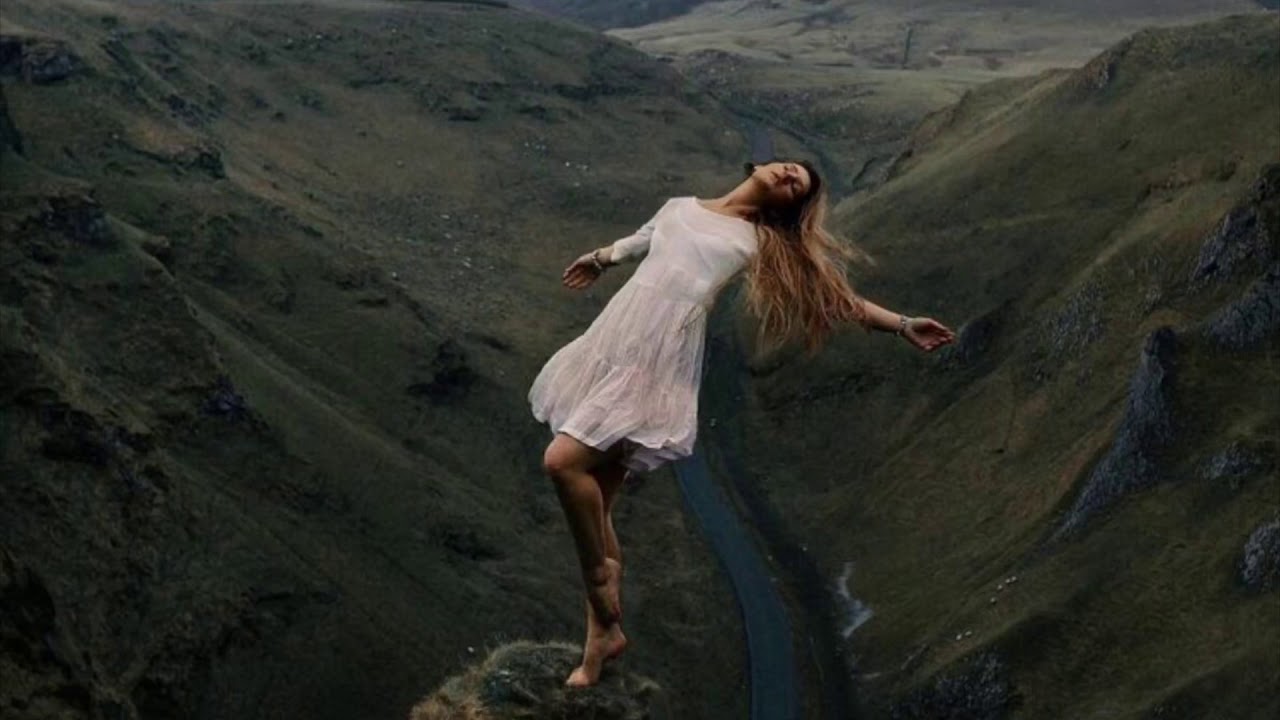 Humming lullaby | Edge - YouTube