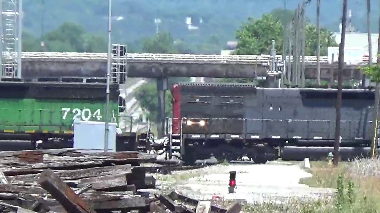 ATN Z390 WITH OMLX #7204 EX BN SD40-2 SOUTH BOUND MIXED FREIGHT - YouTube