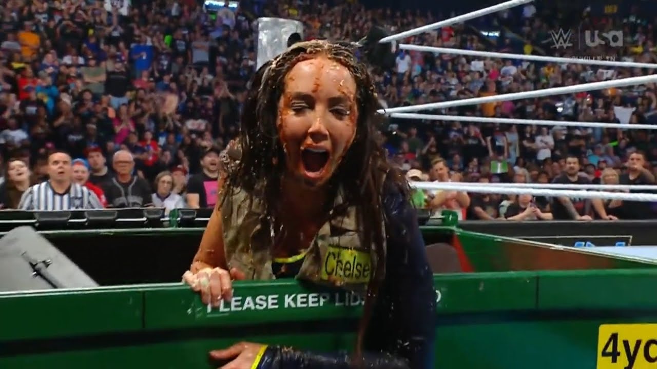 Michin defeats Chelsea Green in DUMPSTER MATCH on WWE SmackDown - YouTube