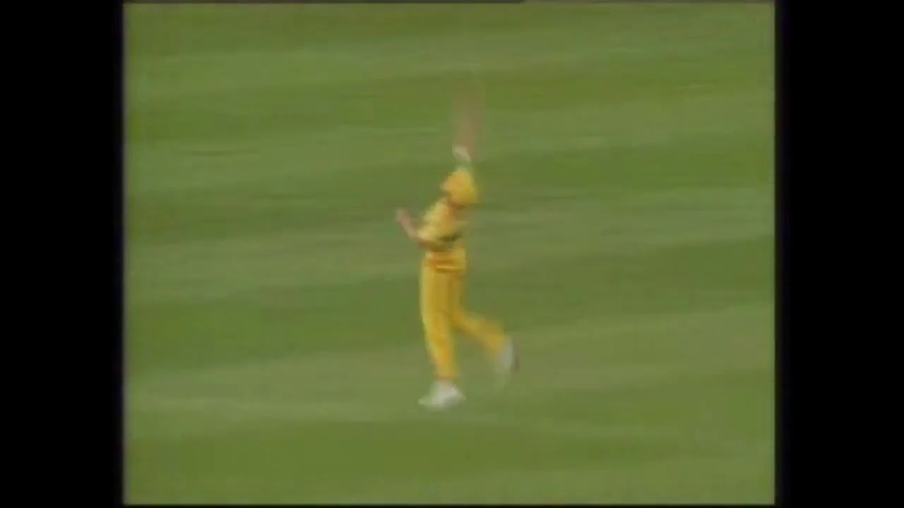 Peter Taylor's amazing catch to dismiss Srikkanth in 1992 world series ...