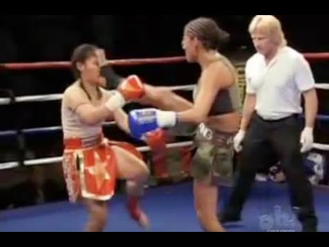 Lisa King Demonstrates a Stunning Axe Kick vs Thai Fighter - YouTube