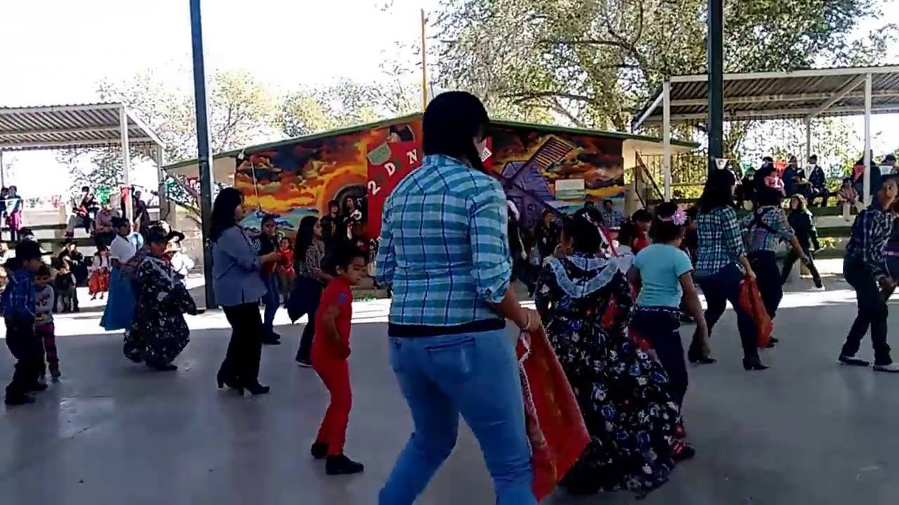 EL BAILE PAYASO DE RODEO - YouTube