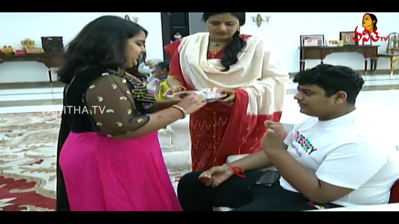 హిమాన్షు కి రాఖీ కట్టిన చెల్లెలు | KTR Son & Daughter Rakhi ...