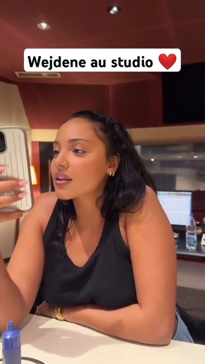 Wejdene au studio et sans maquillage - YouTube