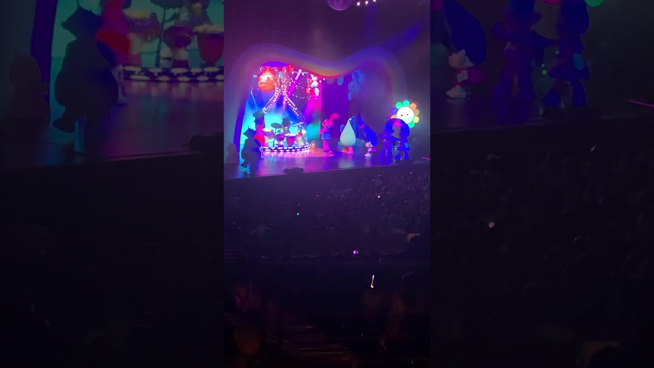 Trolls Live! - YouTube