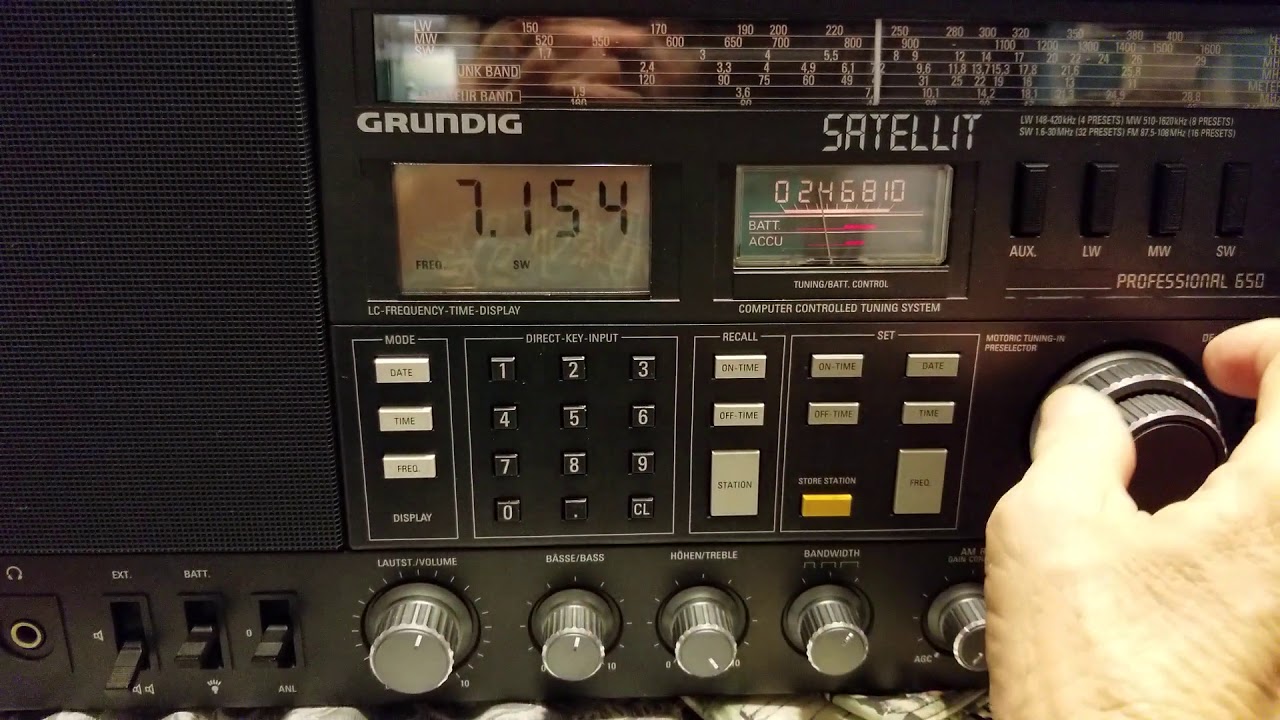 Grundig Satellit 650 Professional - YouTube