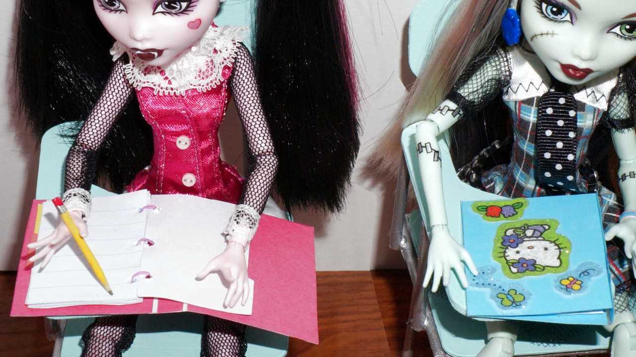 How to make a school binder for doll (Monster High, MLP, EAH, Barbie ...