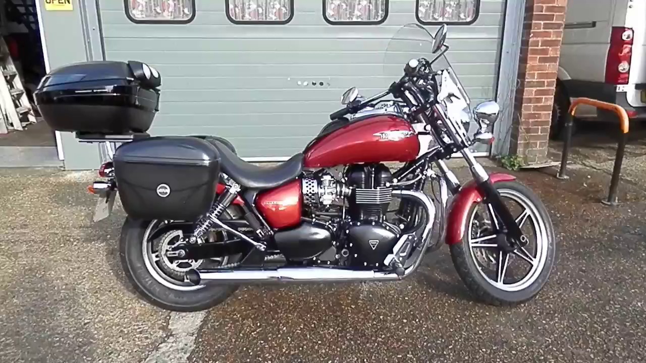 Triumph Speedmaster 865 Walkaround - YouTube