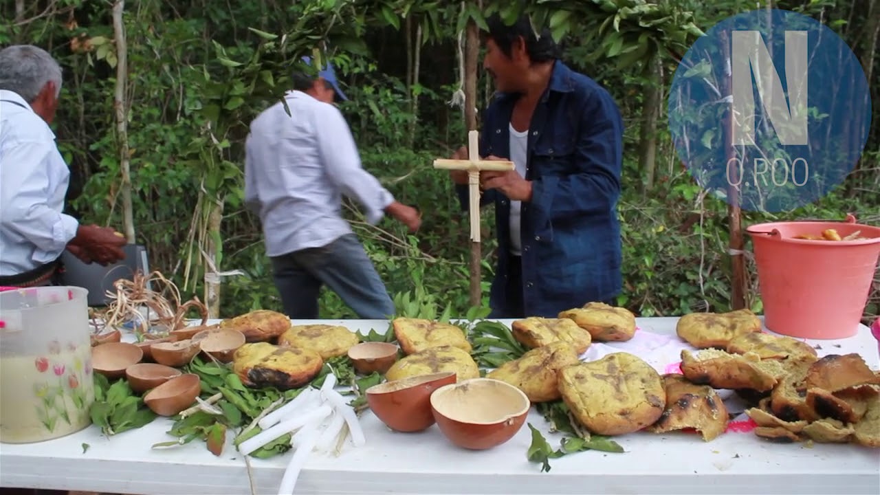 Ceremonia maya para los aluxes - YouTube