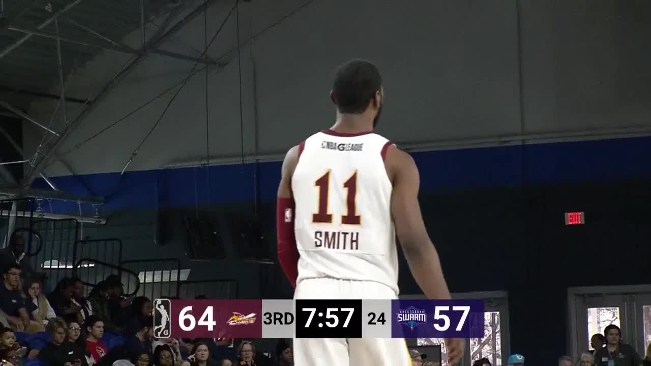 Scoochie Smith hits from way downtown - YouTube
