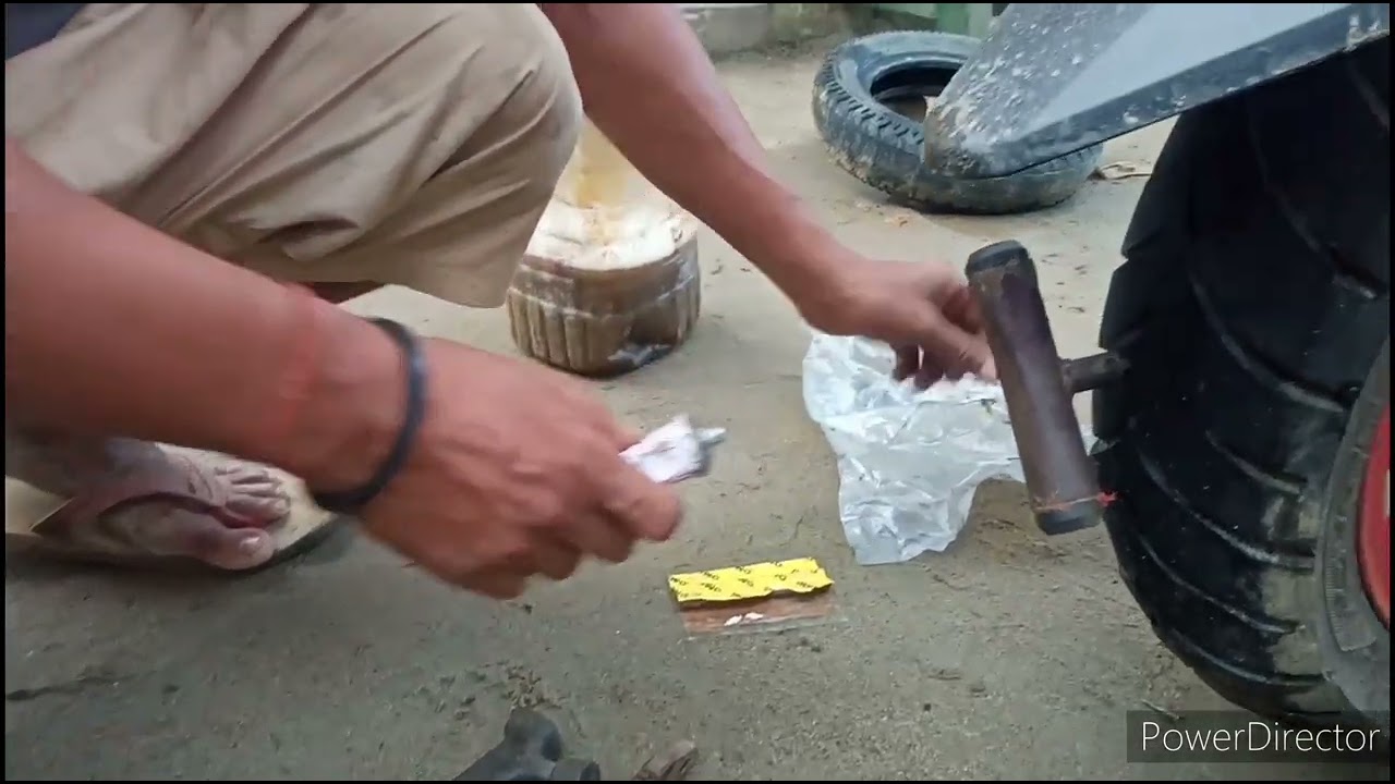 Antok scooty tubeless Tyre punchar repairing - YouTube