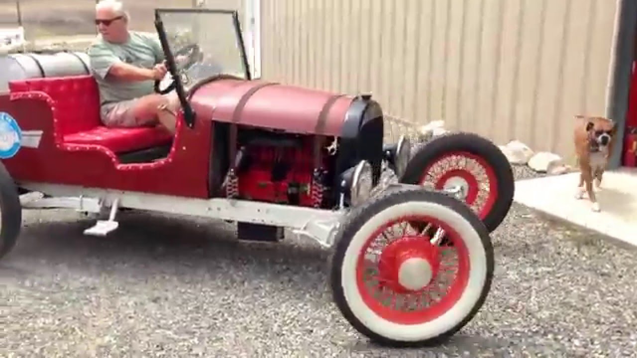 Starting up the 1926 chevy roadster - YouTube