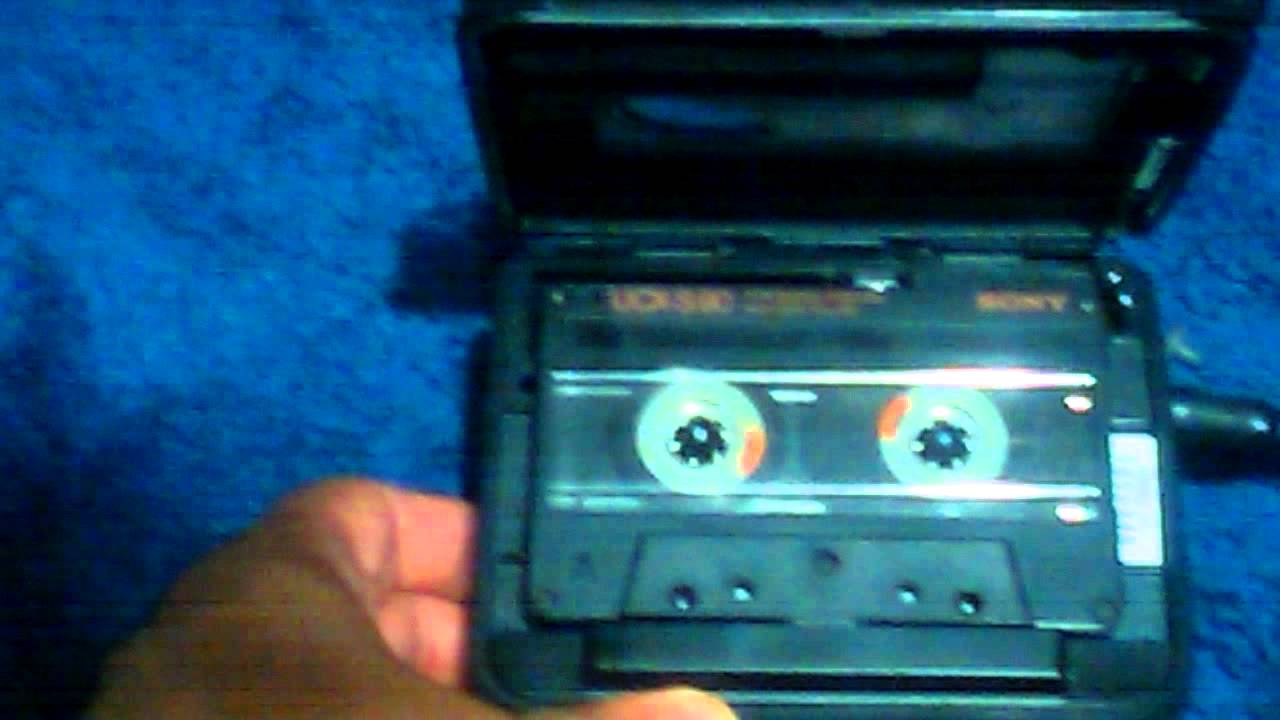 SONY SPORTS WALKMAN WM-FS421 - YouTube