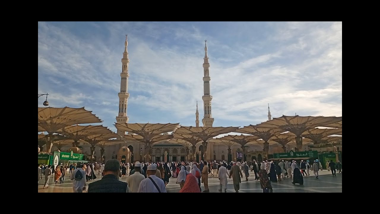 Masjid e Nabwi Ki Moazan Ki Khobsourt Azan ️ Prayer Time Azan e zuhar ...