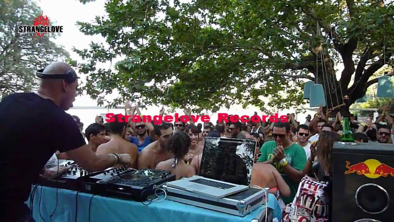 Dennis Ferrer @ Loca Beach Club July 2012 - Video 01 - YouTube
