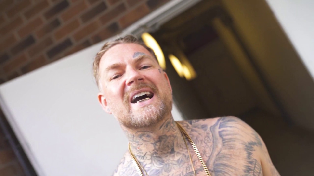 Gold Frank - HOT (Official Music Video) - YouTube