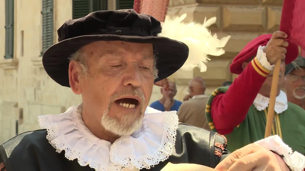 L-għajta tal-bandu tal-Imnarja fit-toroq tal-Belt Valletta - YouTube