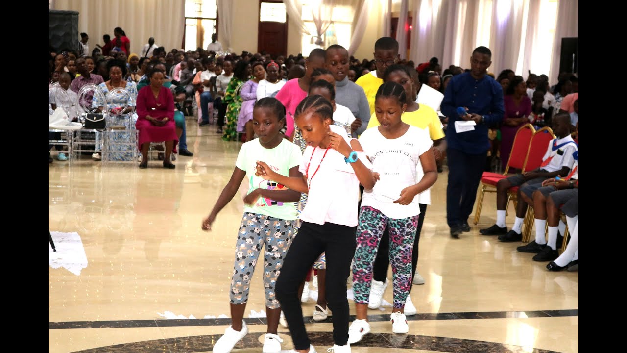 hip hop & comedy-Grade 7 Graduation day 2023 - YouTube