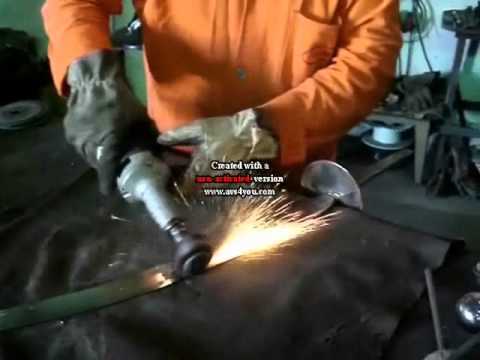 Felipe Pinheiro fazendo espada forjada de TCC - YouTube