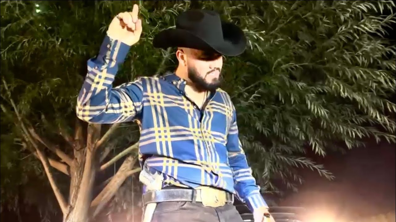 Álvaro Valencia Y Su Elegancia Norteña - Porte De Ranchero (Video ...