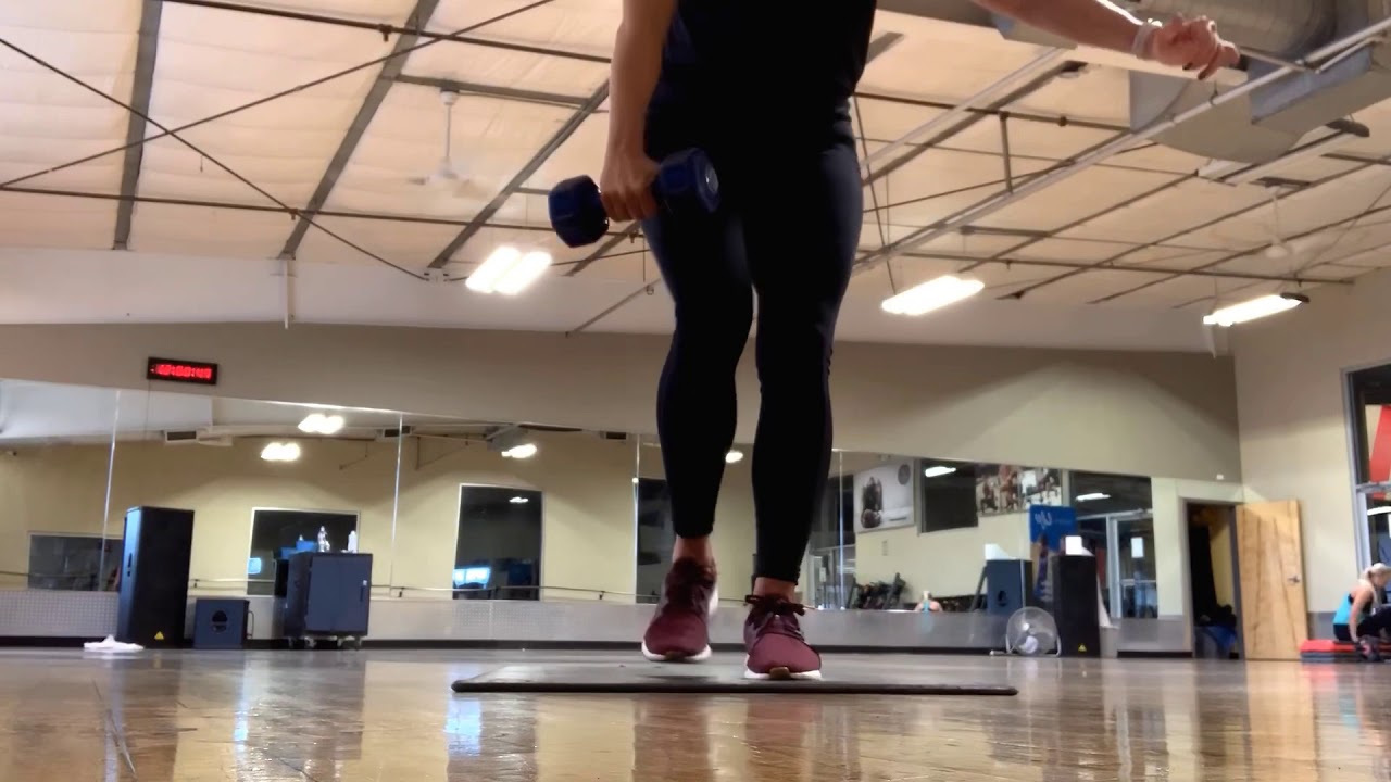 Kneeling Lunge Tap Rows - YouTube