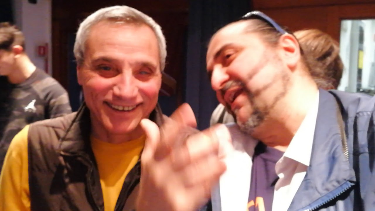 Francesco Quintini saluta i tifosi della A.S.Roma col Salutatore - YouTube