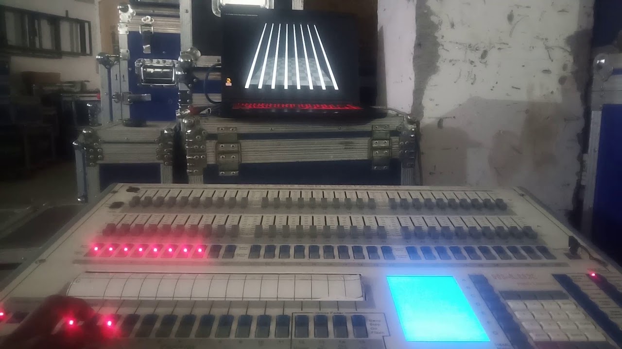 Avolite pearl 2008 /2010 Connect Grand MA 3D - YouTube