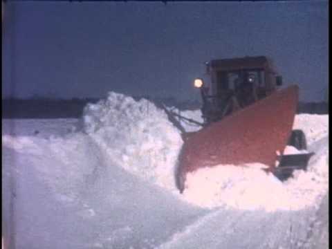 Austin Western Super 300 Snow Plow - YouTube