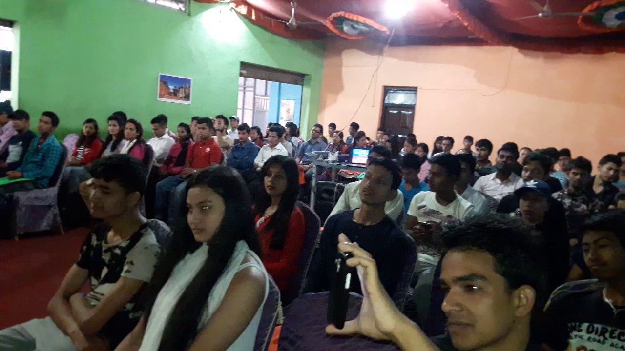 कविता वाचन गर्दै Smart Student Bhakti BK - YouTube