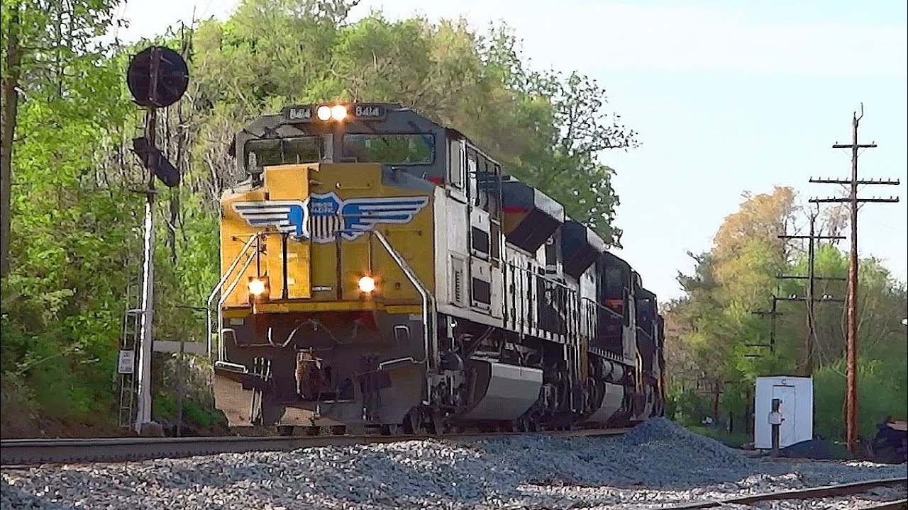 Union Pacific SD70ACe Leading Norfolk Southern in Shenandoah Junction ...