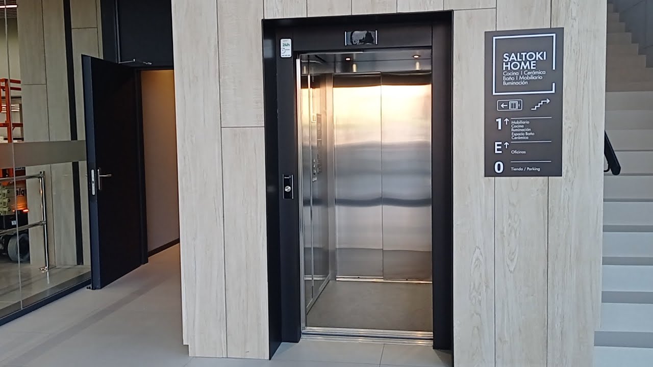 Brand new 3G Orona lift at Saltoki, Valencia, Spain - YouTube