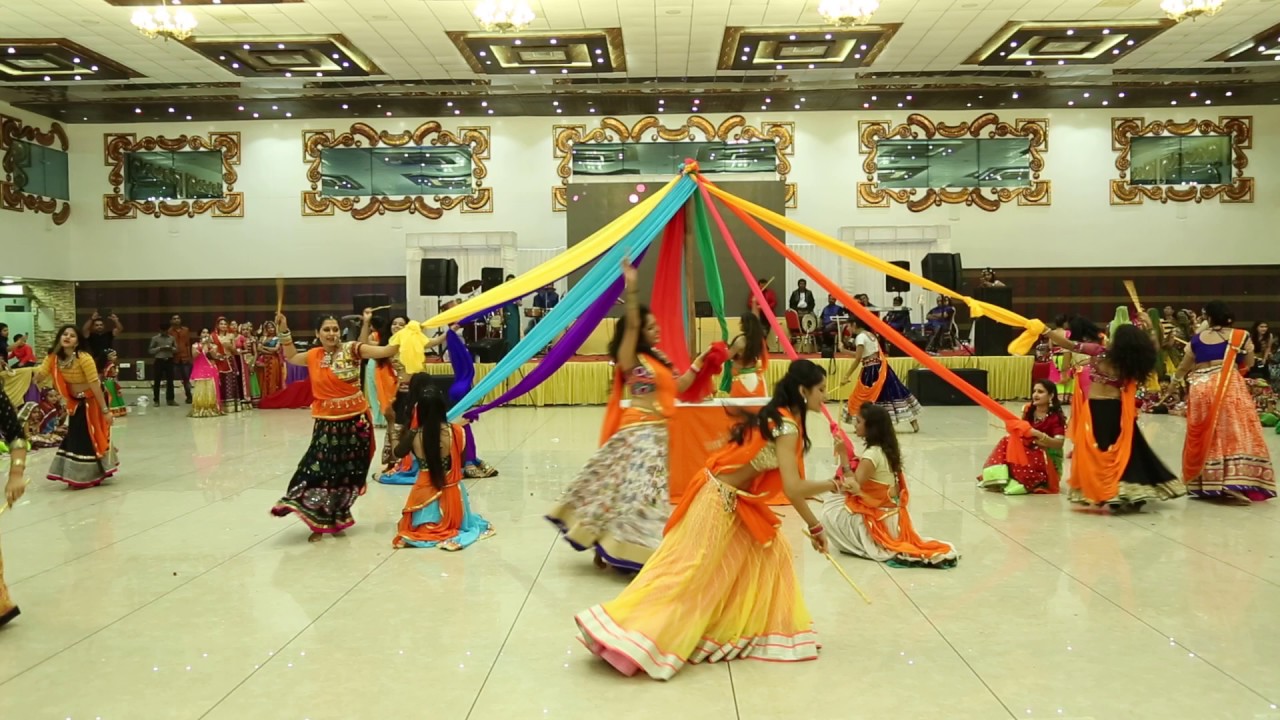 GARBA RITU/GROUP DANCE DUPATTA / GUJARAT FOLK/ MEETHE RAS SE BHARI ...