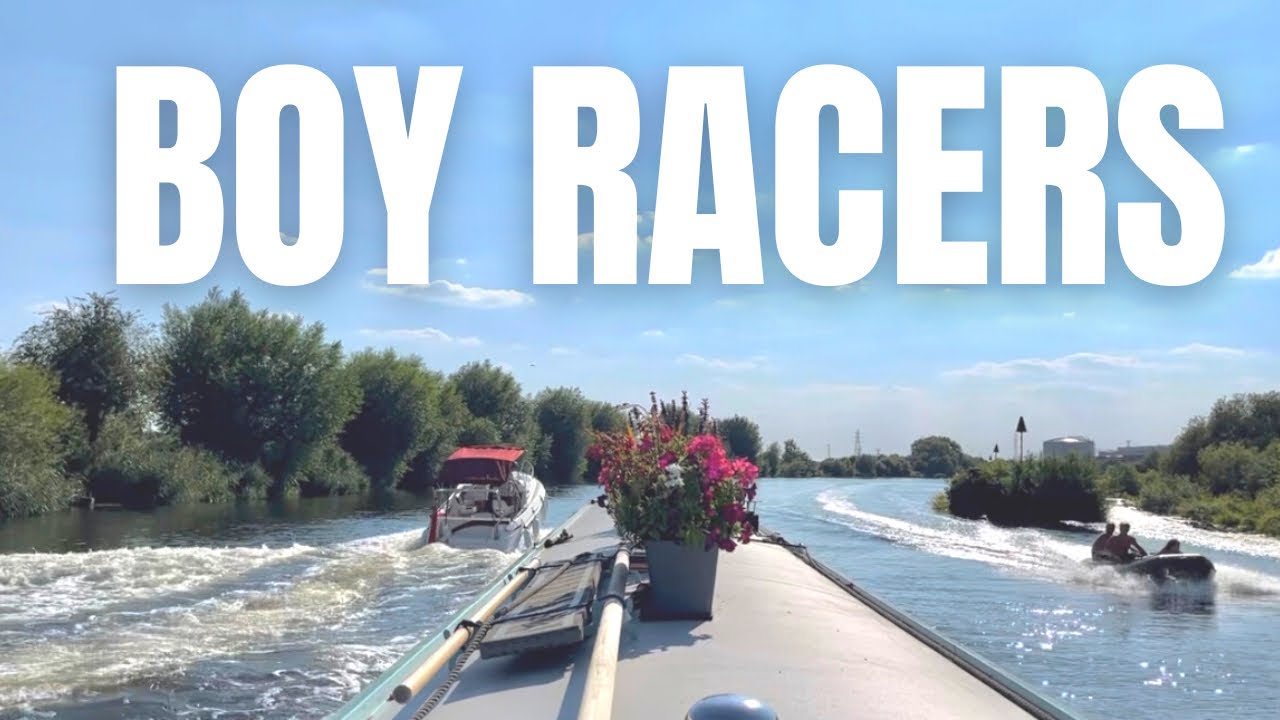 SPEEDING BOATS On The RIVER TRENT | Torksey Lock To Fiskerton By ...