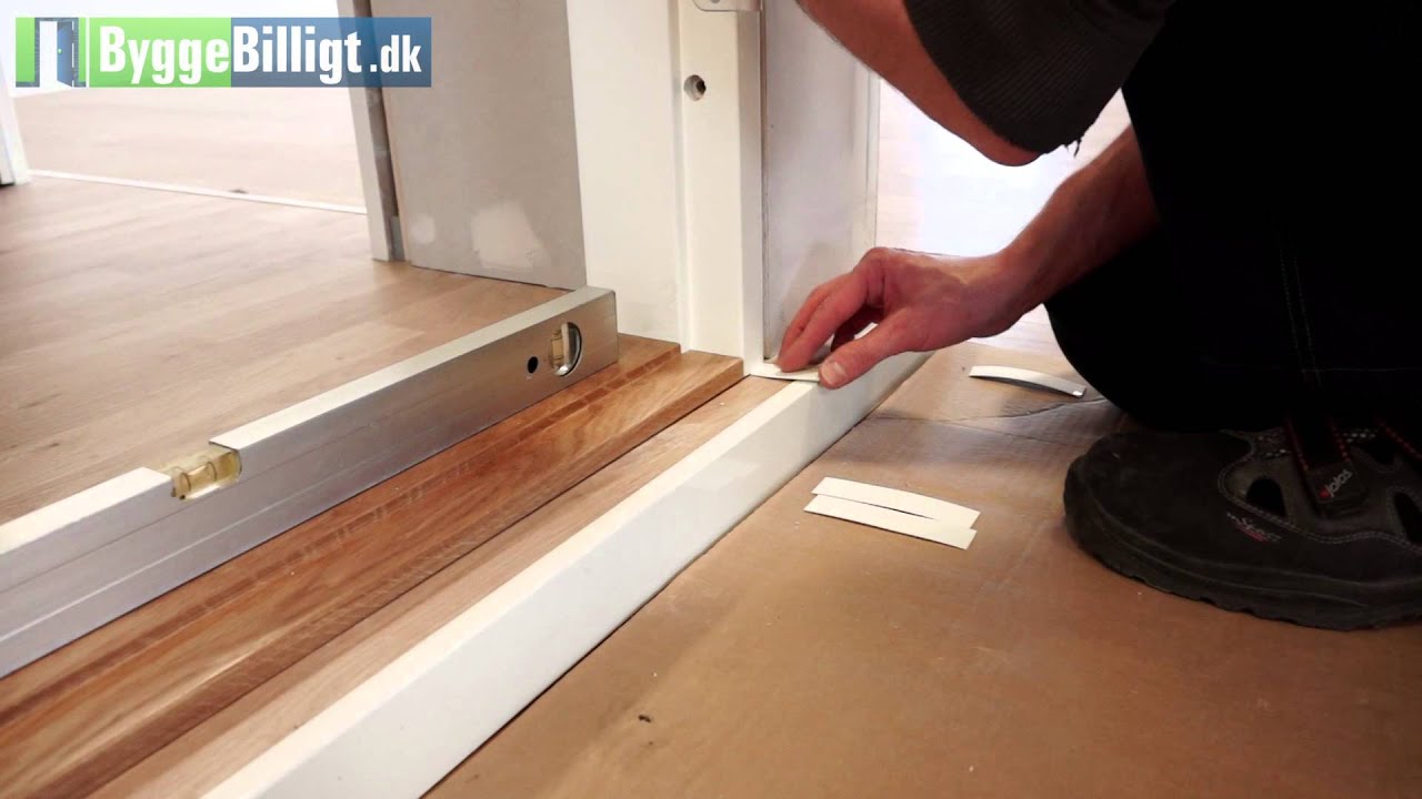 Montering af invendig dør og karm3 - YouTube