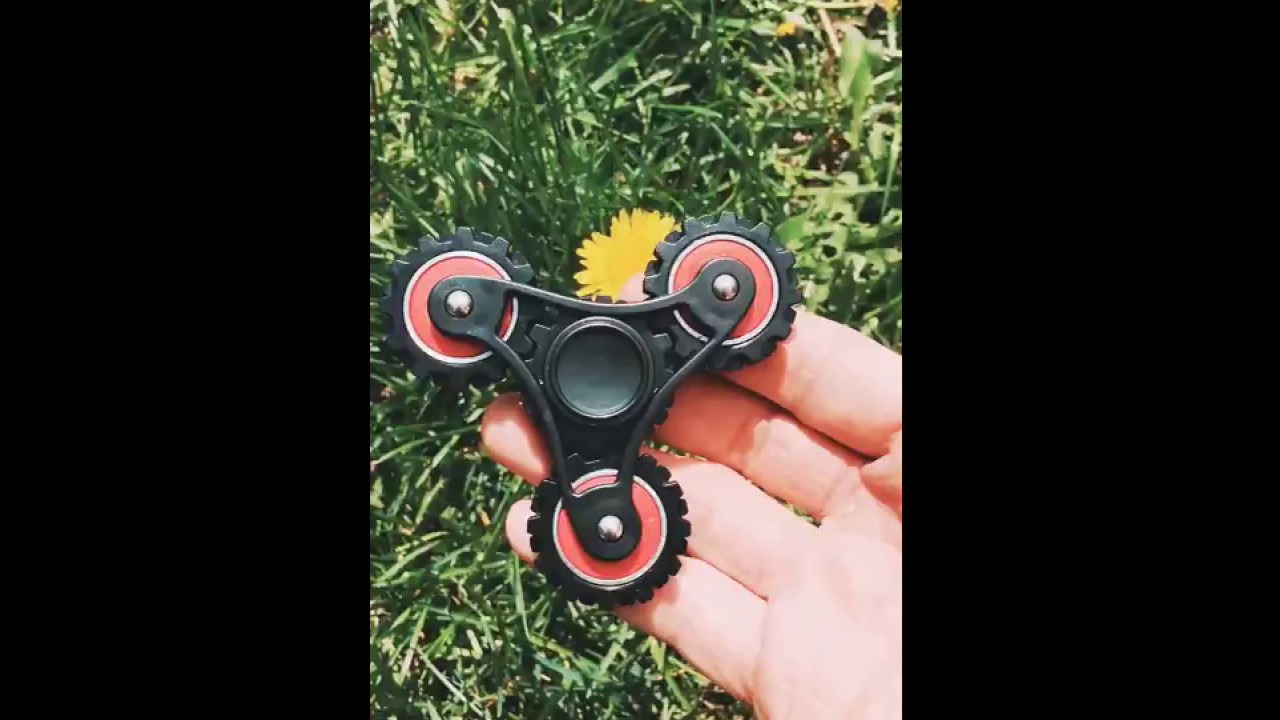 Gear Spinner - YouTube