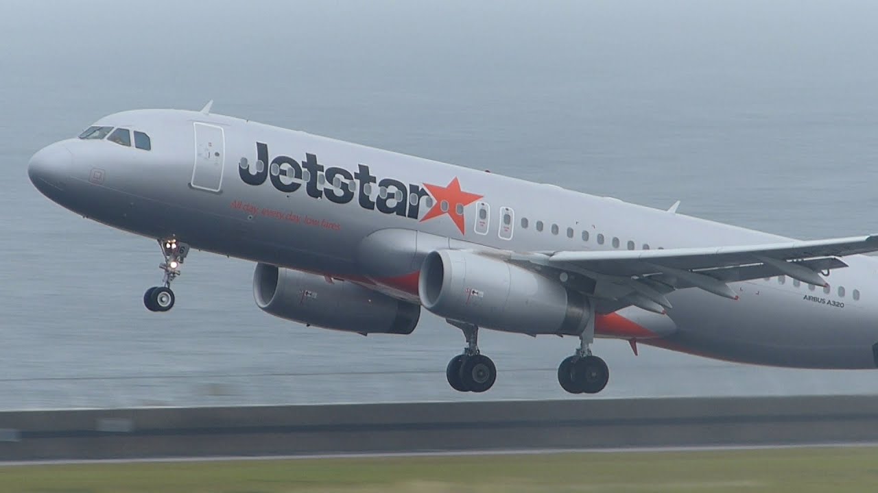 Jetstar Japan Airbus A320-232 JA16JJ Take off at Nagoya - YouTube