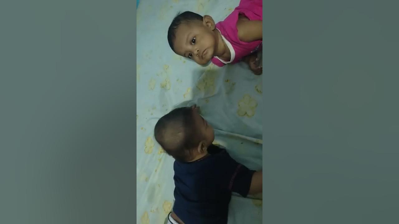 6 months babies talking to each other - YouTube