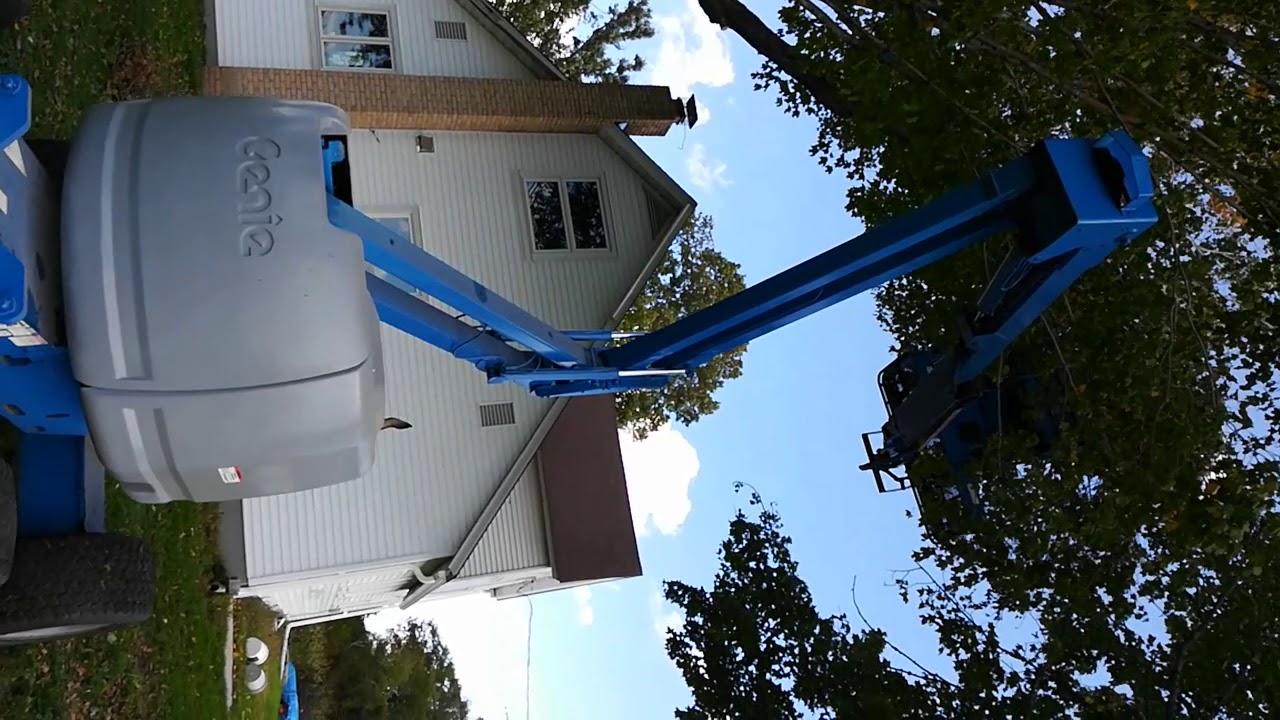 Jeff Tree Triming in Boom Lift 20190924 - YouTube