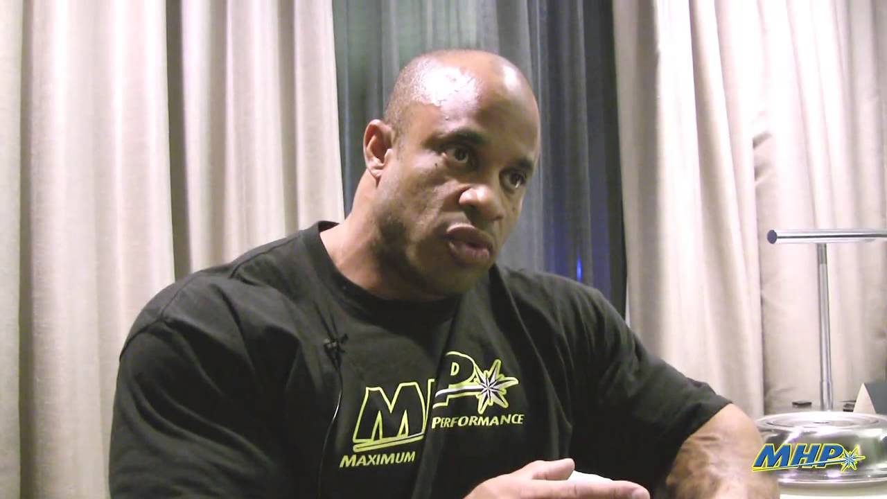 Victor Martinez Interview 2 days before the 2014 Arnold Classic - YouTube