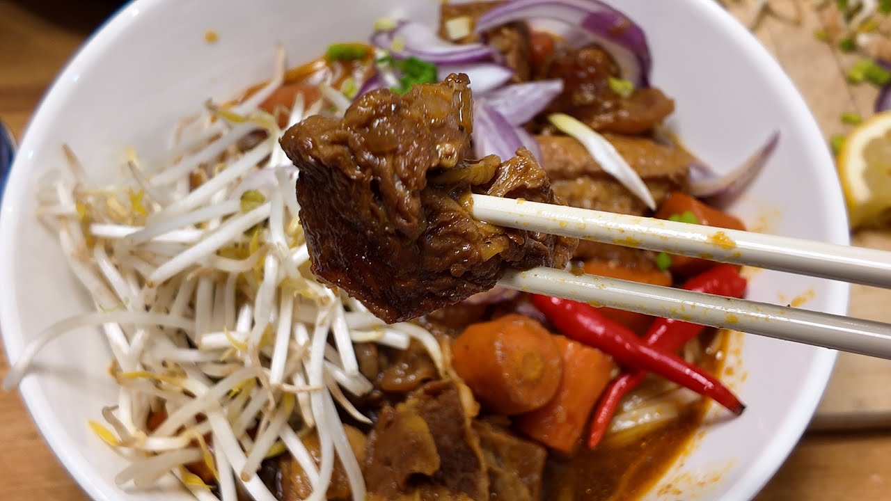 RAGOÛT DE BŒUF ET TENDON VIETNAMIEN, DANS L’IP/VIETNAMESE BEEF AND ...