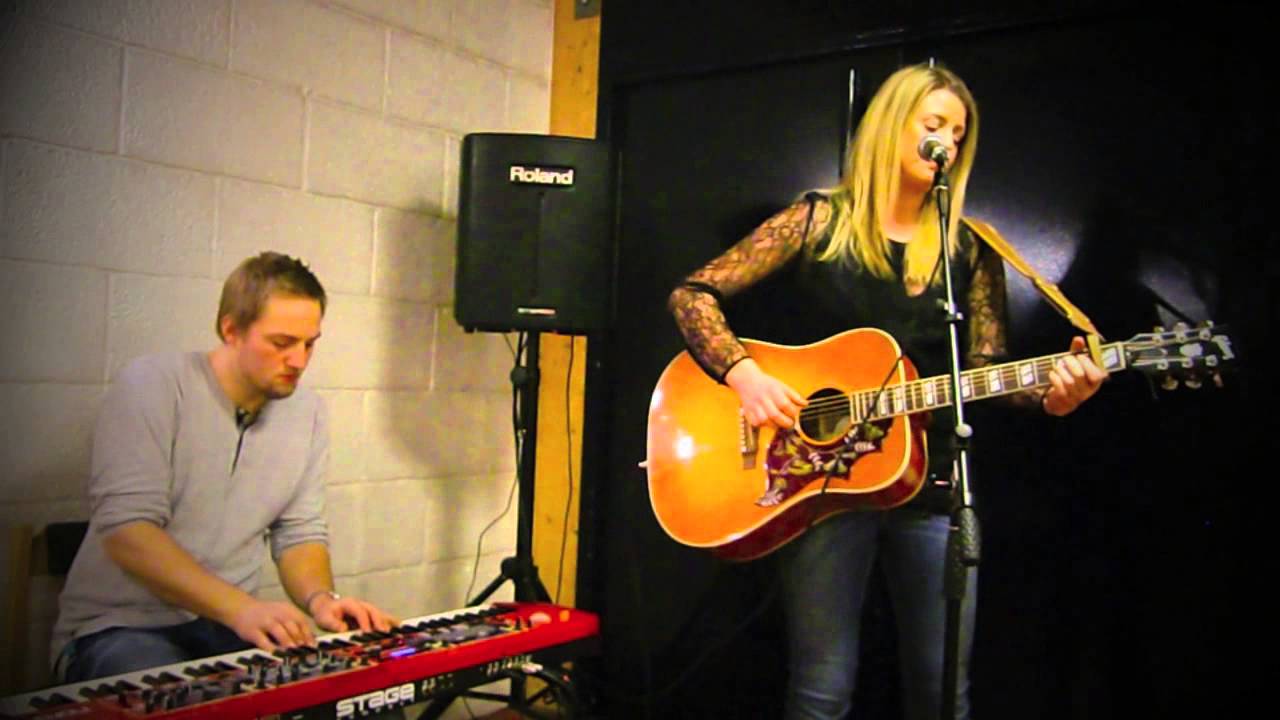 Nina Steen-Hansen og Daniel Marken - Nerven i min sang - YouTube