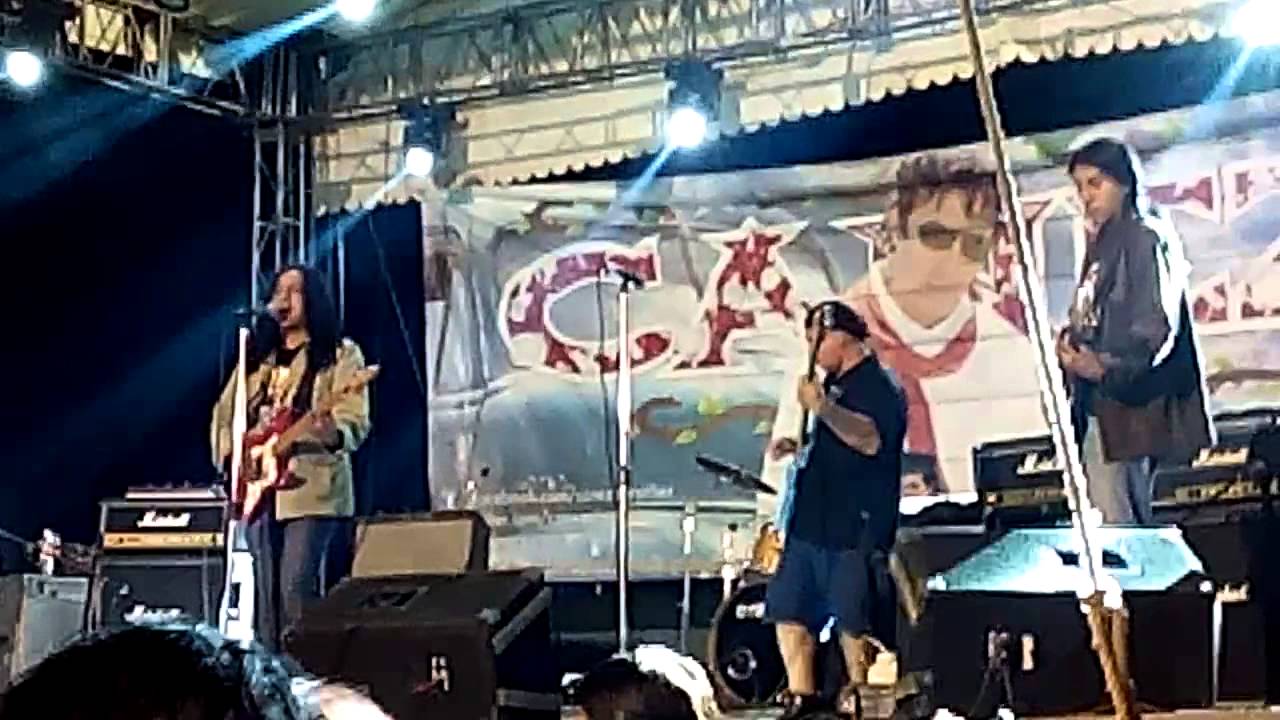 Caneza Band - Días de Secundaria (en vivo) - YouTube