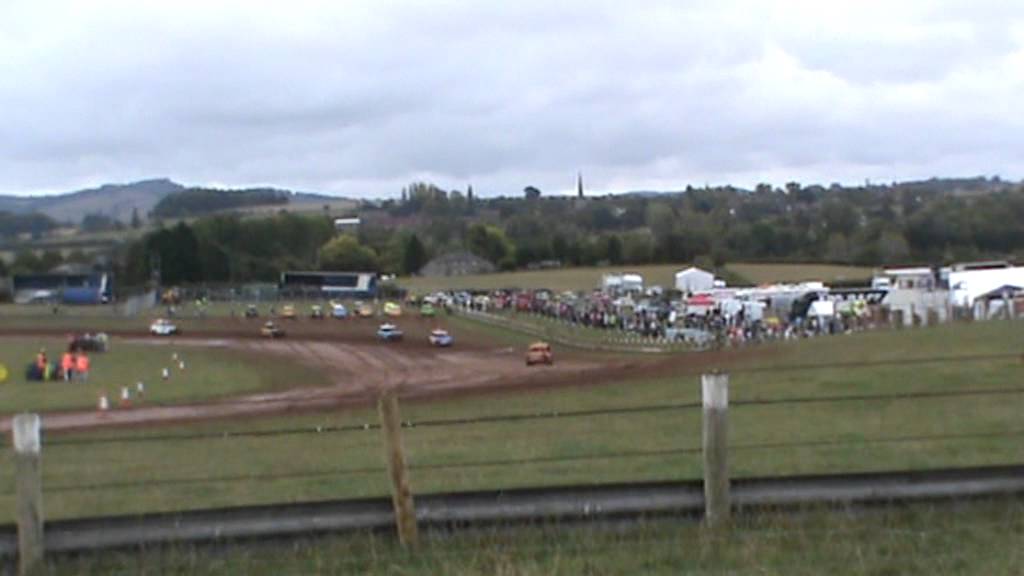 autograss racing juniors - YouTube