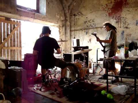 Alternatyw - autorytet