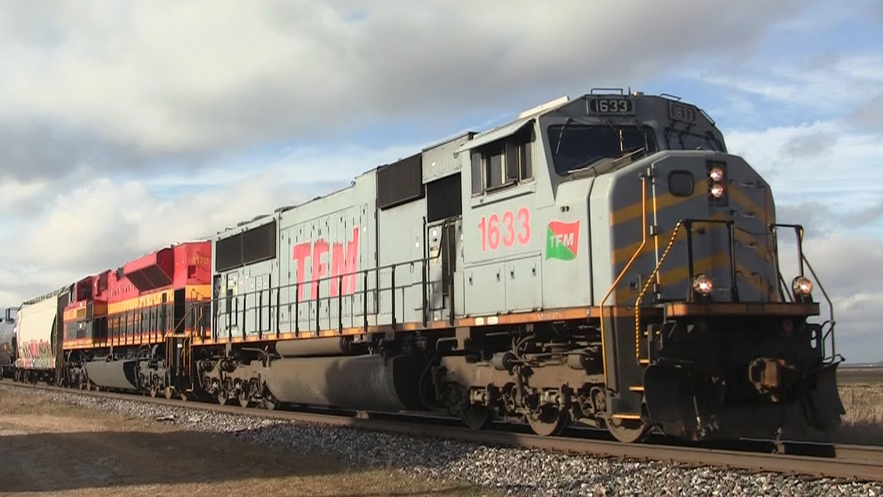 TFM 1633 East - a Transportacion Ferroviaria Mexicana SD70MAC on 12-23 ...