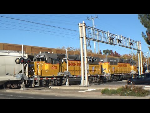 UPY 1004 Florin Flyer - S Watt Ave. Railroad Crossing, SACRT Light Rail Overhead, Sacramento CA ...