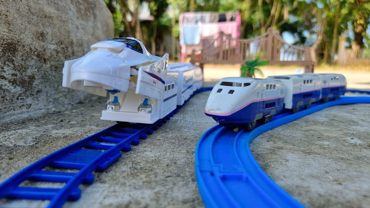 Merakit Mainan Kereta Api Electric Train Transformers, Kereta Api ...