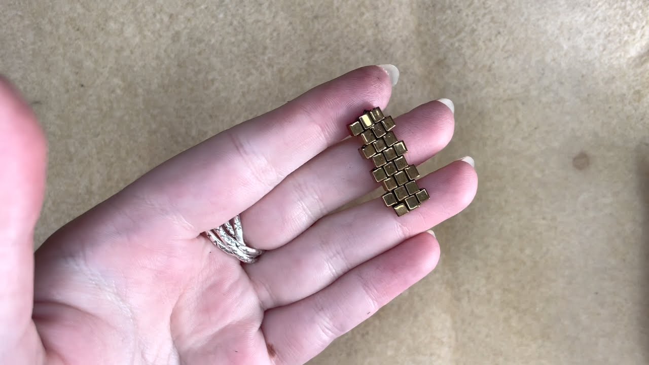 Beginner Beading How-To Tutorial: Even Peyote Stitch - YouTube